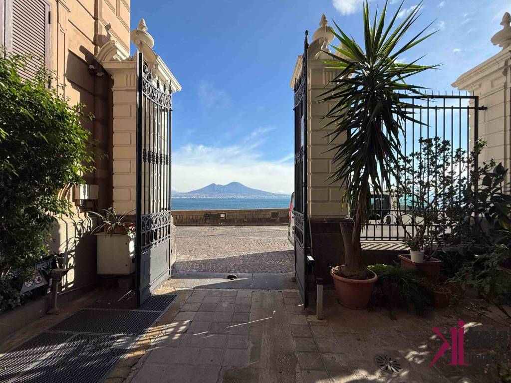 Vendita Appartamento Napoli. Quadrilocale in via Posillipo. Buono stato ...