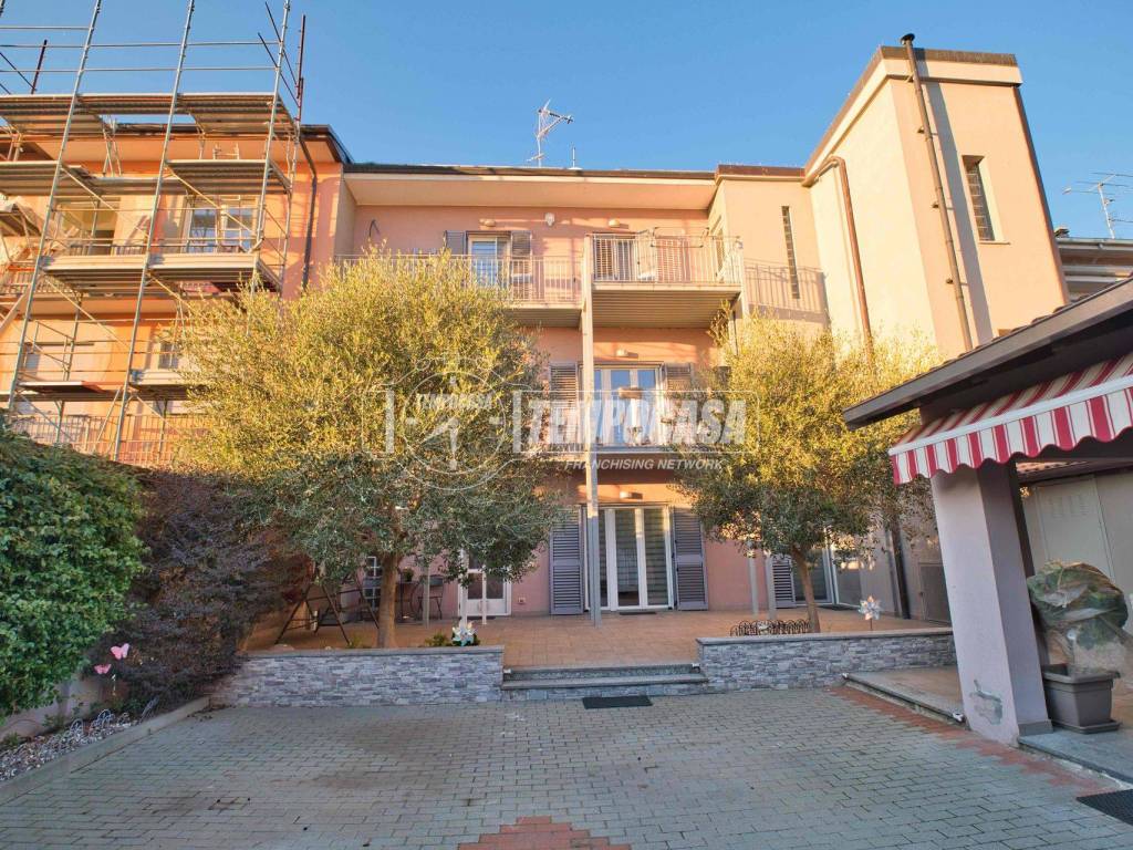 Vendita Terratetto unifamiliare Romentino. Ottimo stato, posto auto ...
