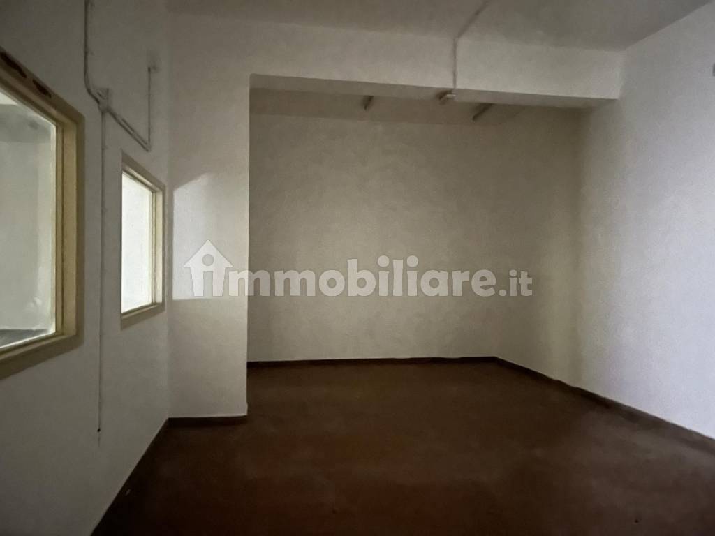 Magazzino - Deposito via Gerobino Pilli 86, Messina, Rif. 125146967 ...