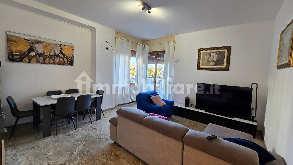 Vendita Appartamento Varese. Trilocale in via Carlo Carcano 2. Buono ...