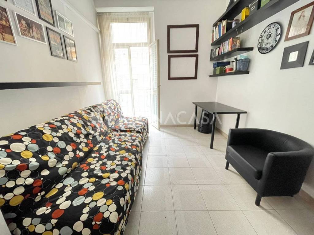 Vendita Appartamento Bari. Bilocale in via Giulio Petroni 41. Buono ...