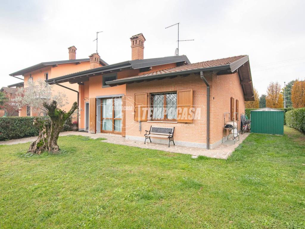 Sale Single family villa in via Amilcare Ponchielli Brignano Gera d ...
