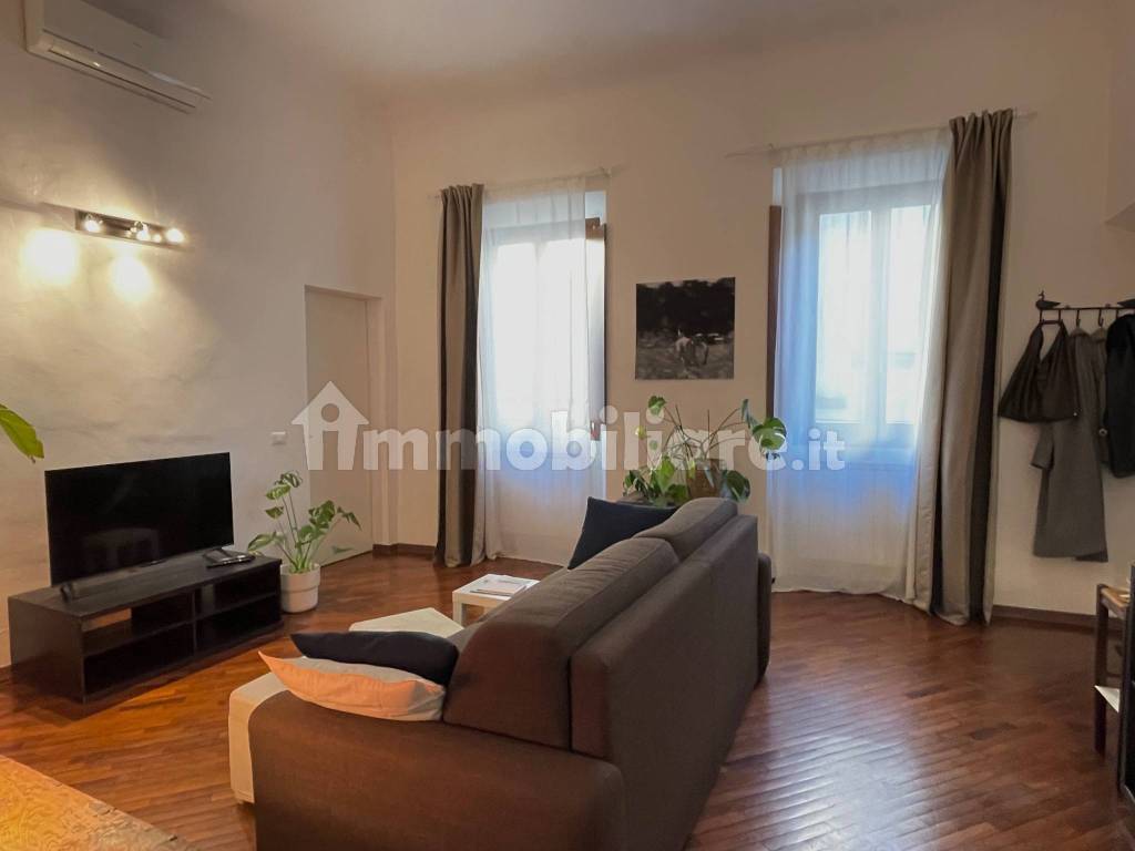 Stanza singola in affitto, affittasi camera singola via Taddea 5 Duomo ...