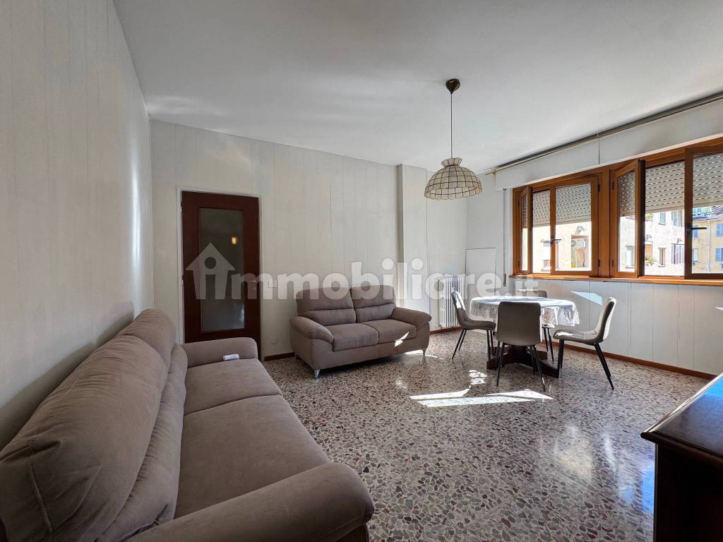 Affitto Appartamento Milano. Trilocale in via Giovanni Battista Casella ...