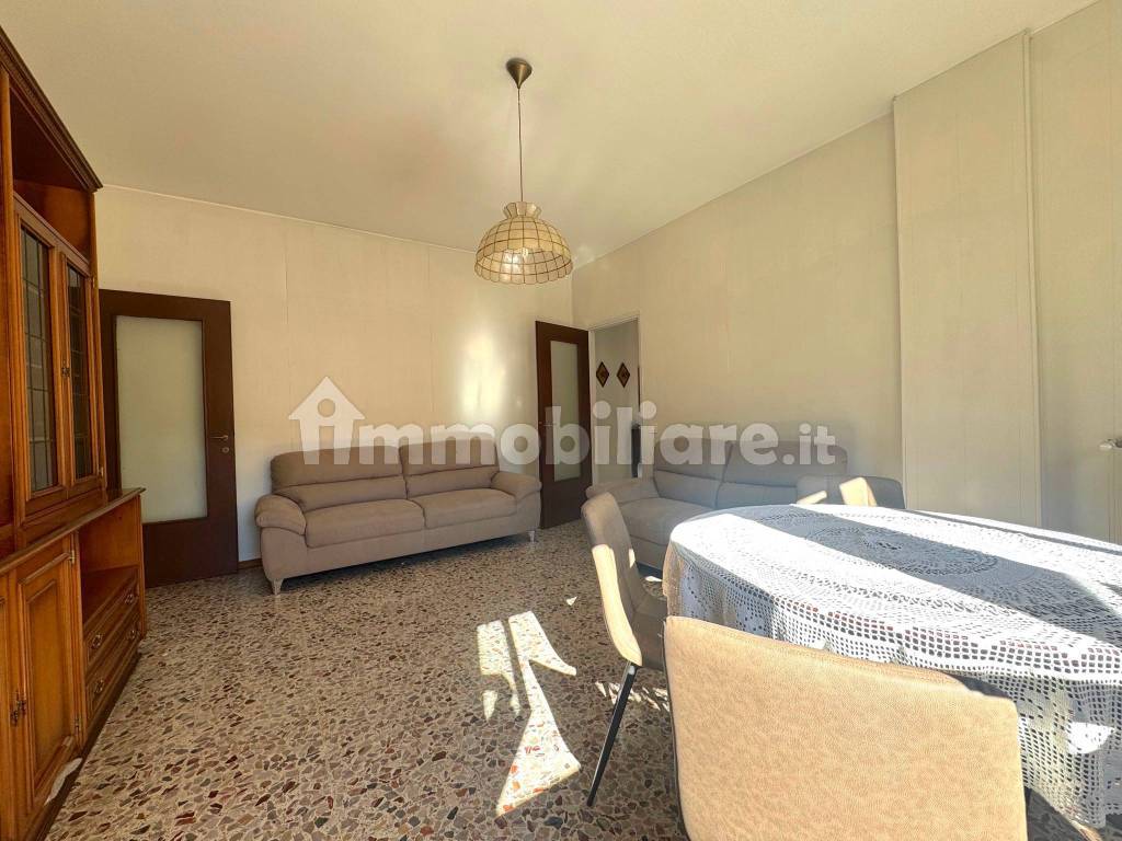 Affitto Appartamento Milano. Trilocale in via Giovanni Battista Casella ...