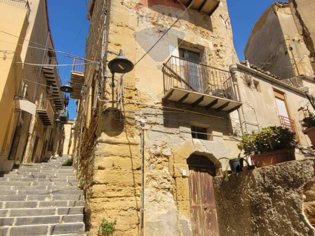 Sale Apartment Agrigento. 3-room flat in via Raccomandata 35. Ground ...