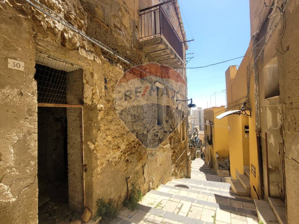 Sale Apartment Agrigento. 3-room flat in via Raccomandata 35. Ground ...