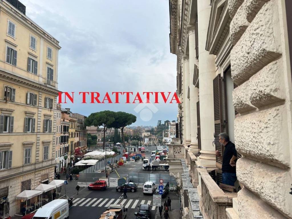 Affitto Appartamento in via Cavour. Roma. Buono stato, primo piano, con ...