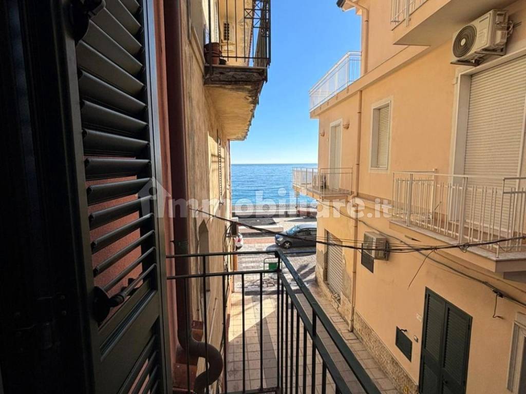 Vendita Terratetto unifamiliare in via Catania Letojanni. Ottimo stato ...