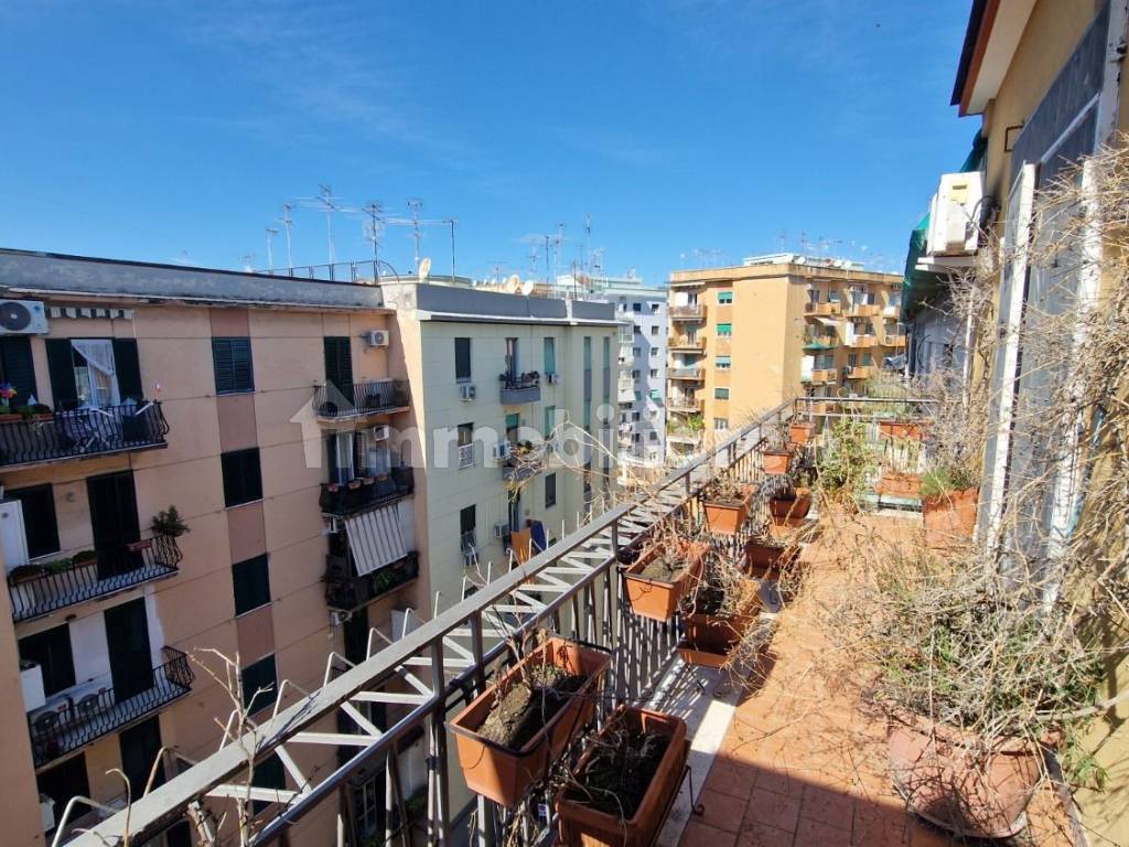 Vendita Appartamento in via Francesco Cilea. Napoli. Buono stato, sesto ...
