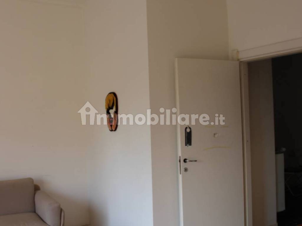 Stanza singola in affitto, affittasi camera singola via Don Carlo Porro ...