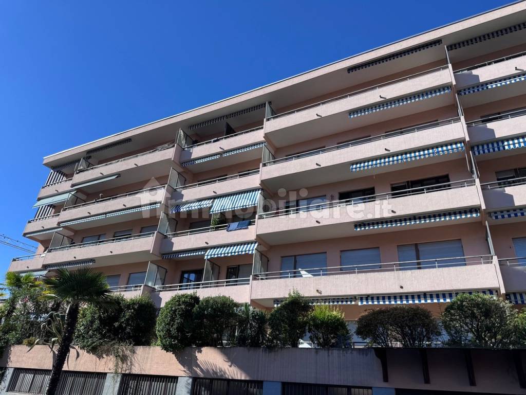 Vendita Appartamento Lugano. Trilocale in salita Viarno 6. , rif. 125340415