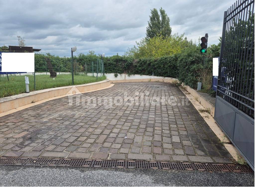 Garage - Box viale Cortina d'Ampezzo, Roma, Rif. 125343145 - Immobiliare.it