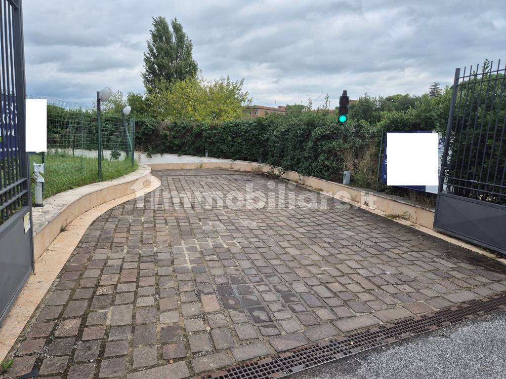 Garage - Box viale Cortina d'Ampezzo, Roma, Rif. 125343145 - Immobiliare.it