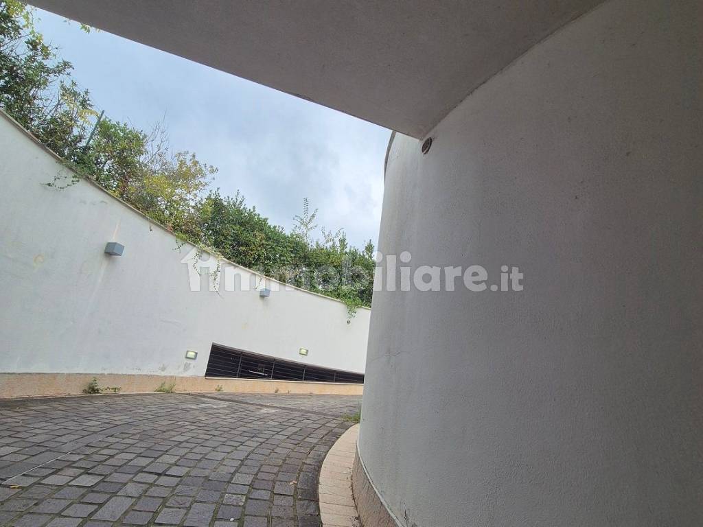 Garage - Box viale Cortina d'Ampezzo, Roma, Rif. 125343145 - Immobiliare.it