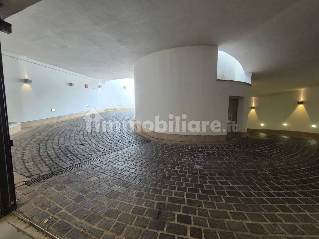 Garage - Box viale Cortina d'Ampezzo, Roma, Rif. 125343145 - Immobiliare.it