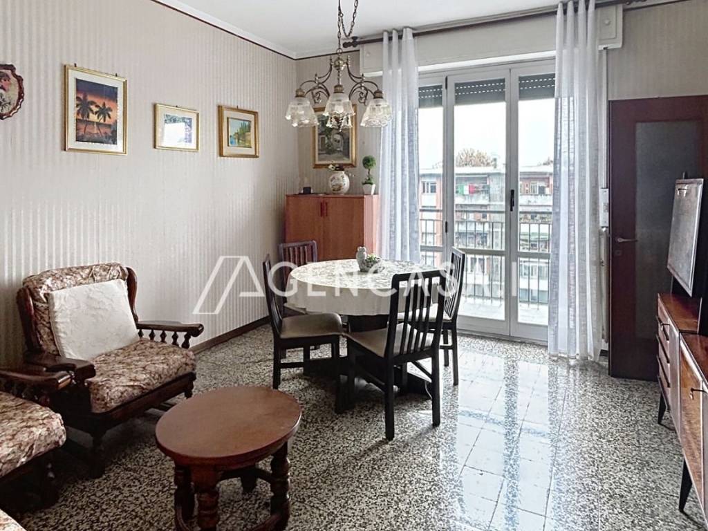 Vendita Appartamento Milano. Bilocale in via Angelo Inganni 34. Buono ...