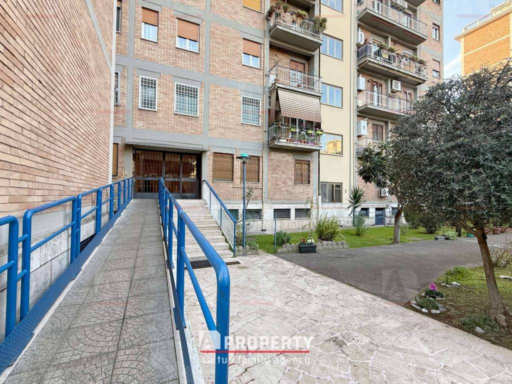Vendita Appartamento Roma. Bilocale in via Carlo Fadda 19. Buono stato ...