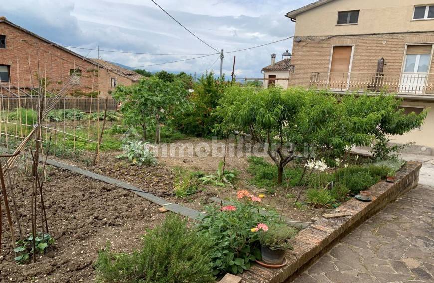 Asta per stabile - palazzo, via Piane, 82 Matelica, rif. 125388737 ...