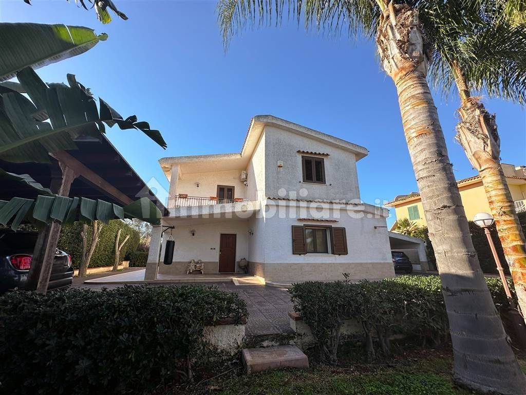 Vendita Villa unifamiliare in via del Pellicano Siracusa. Ottimo stato ...