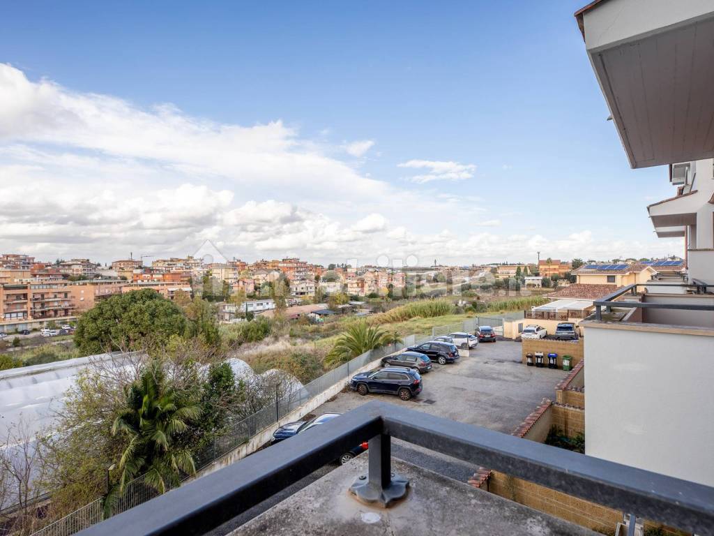 Vendita Appartamento Roma. Trilocale in via Anna Lorenzetto. Ottimo ...