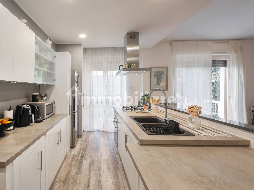 Vendita Appartamento Caronno Pertusella. Bilocale in via Raffaello Sanzio 50. Ottimo stato ...