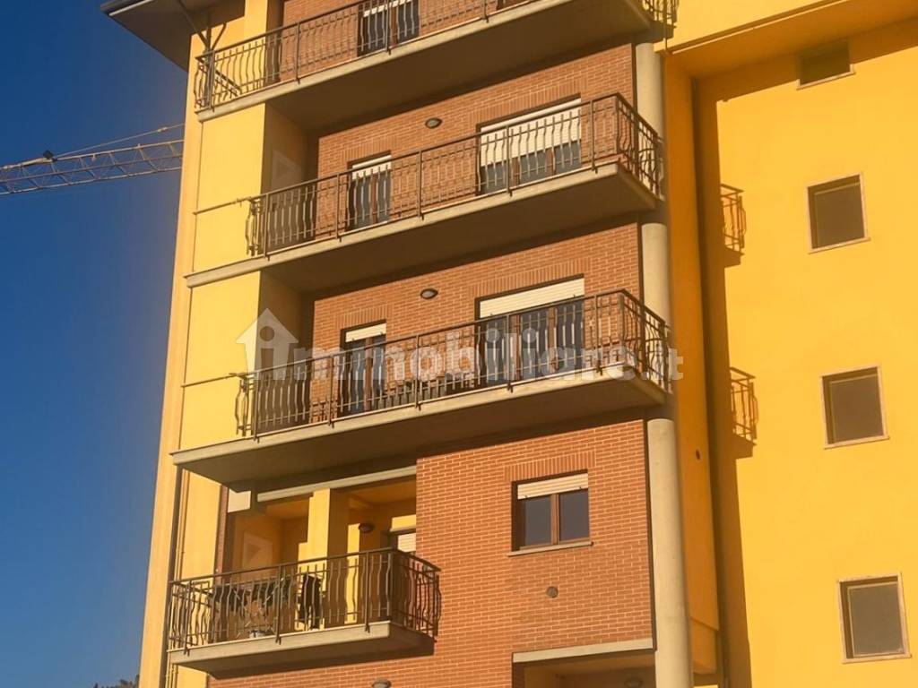 Affitto Appartamento L'Aquila. Trilocale in via Antica Arischia. Ottimo ...