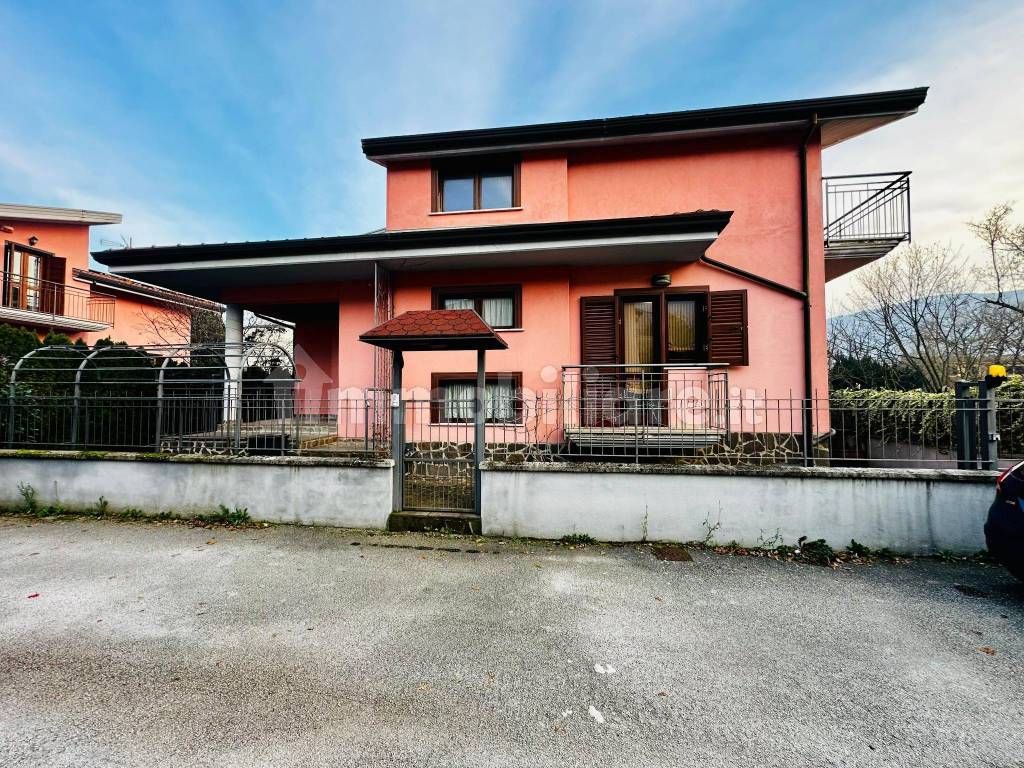 Vendita Villa unifamiliare in via Rivarano Monteforte Irpino. Ottimo ...