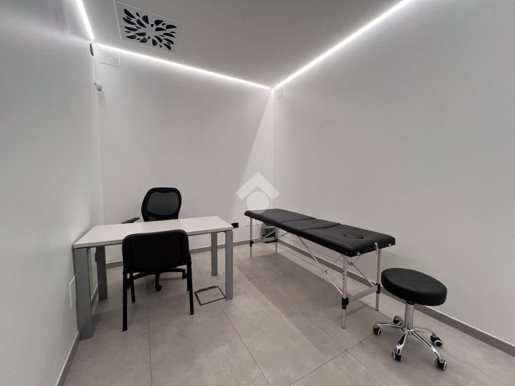 Ufficio - Studio via dei Tigli, Biassono, Rif. 125429155 - Immobiliare.it