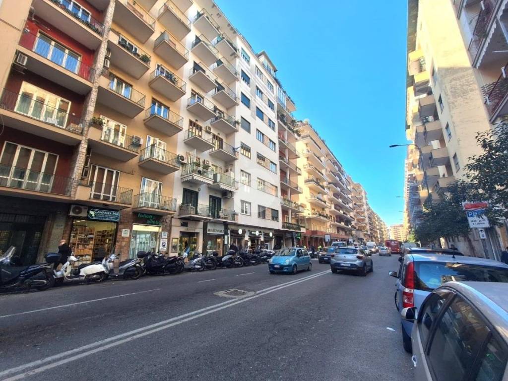 Locale commerciale via Francesco Cilea 131, Napoli, Rif. 125429251 ...