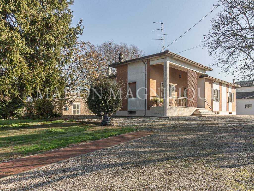 Vendita Villa unifamiliare in via quartiere Runco Portomaggiore. Buono ...