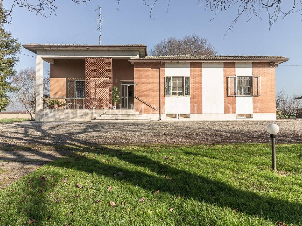 Vendita Villa unifamiliare in via quartiere Runco Portomaggiore. Buono ...