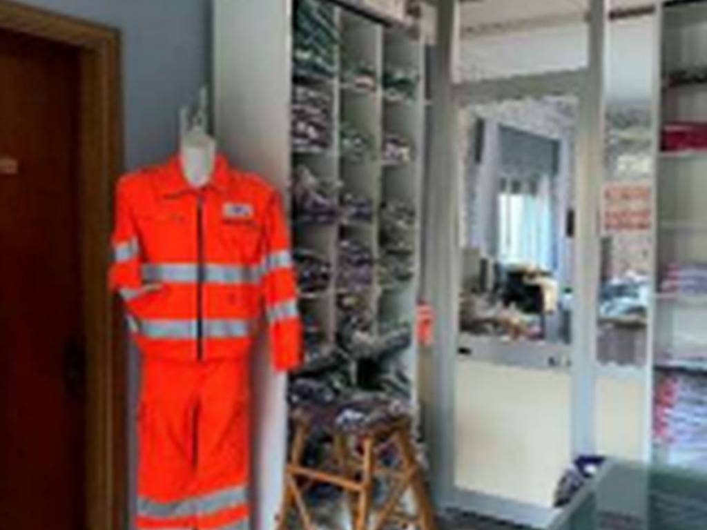 Asta per negozio, via Mafalda di Savoia Fagnano Castello, rif ...