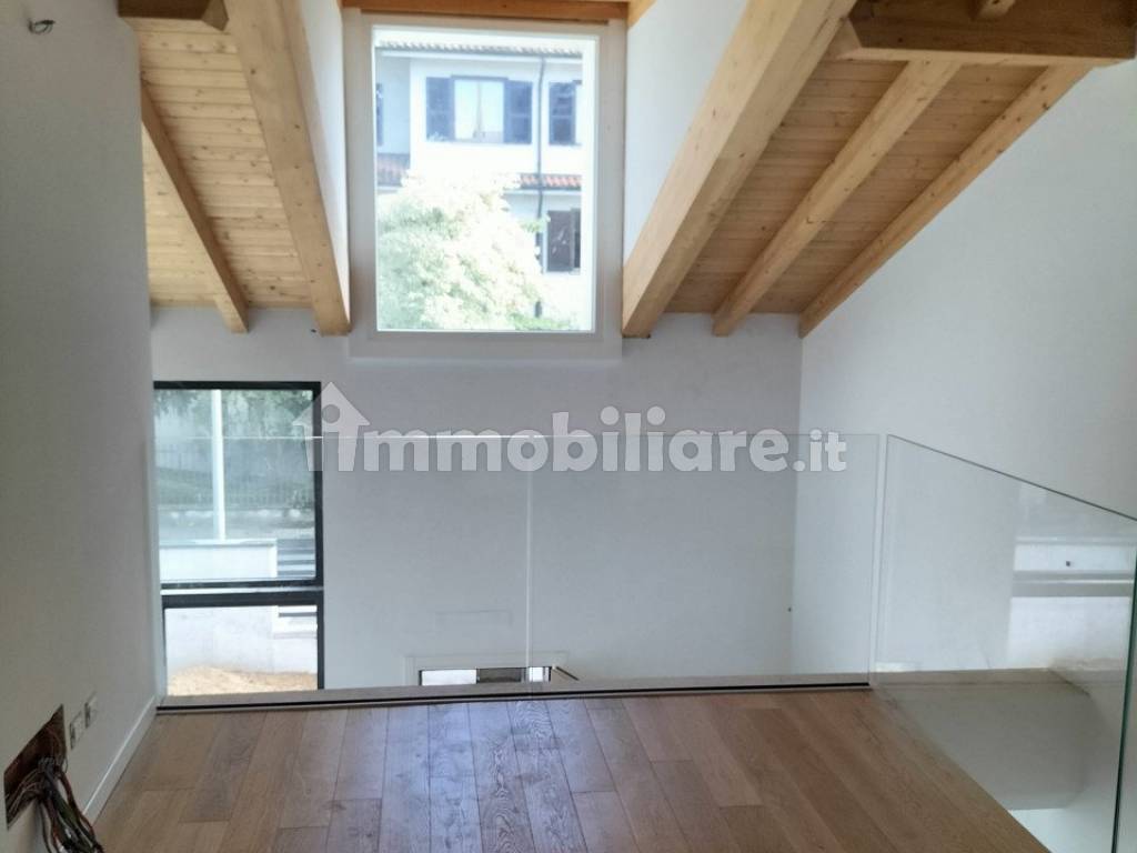 Vendita Villa unifamiliare in via Fratelli Bandiera Vimercate. Posto ...