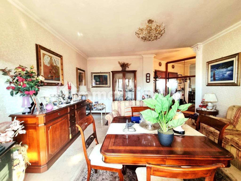 Vendita Appartamento Roma. Quadrilocale in via Cornelio Labeone. Buono ...