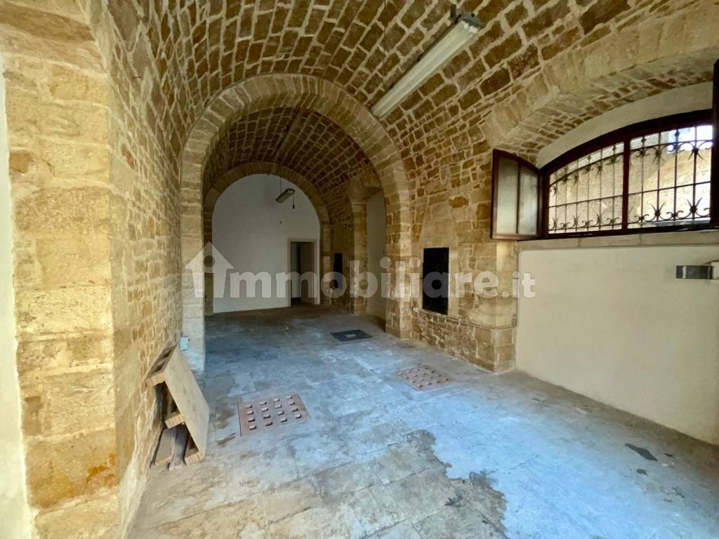 Locale commerciale piazza Dante Alighieri 1, Palo del Colle, Rif ...