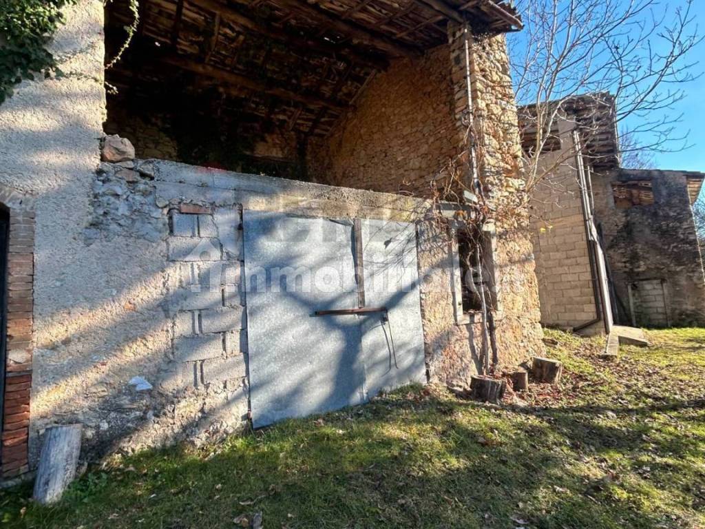 Vendita Rustico Badia Calavena. 233 m², rif. 125460439