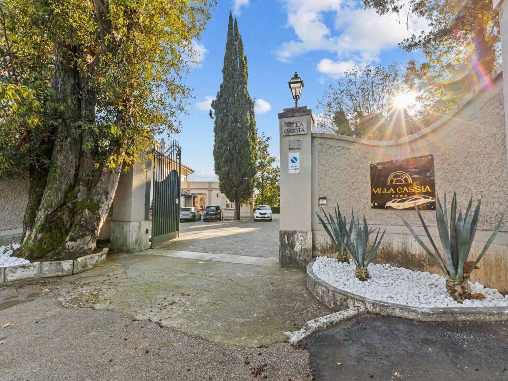 Vendita Villa unifamiliare in via Cassia 390 Roma. Ottimo stato, posto ...