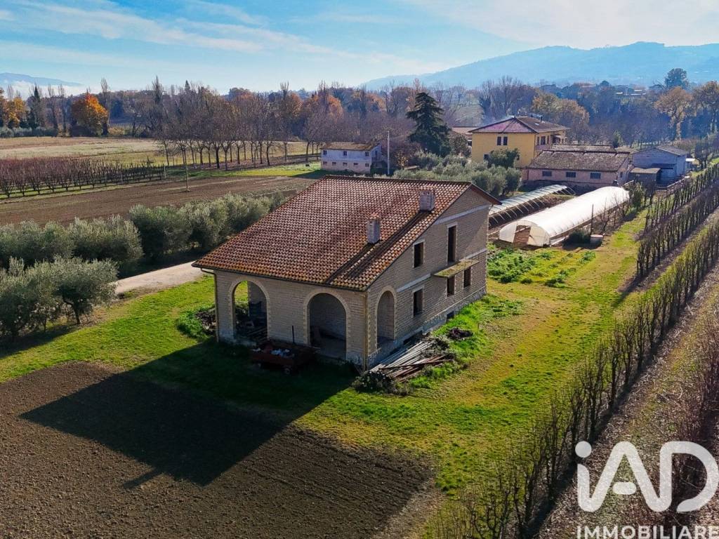 Vendita Villa unifamiliare in via Assisi Bettona. Nuova, posto auto ...