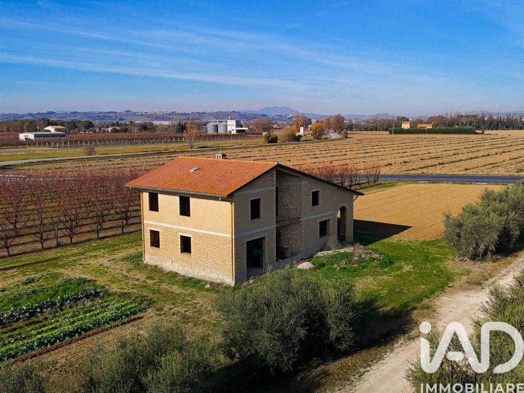 Vendita Villa unifamiliare in via Assisi Bettona. Nuova, posto auto ...