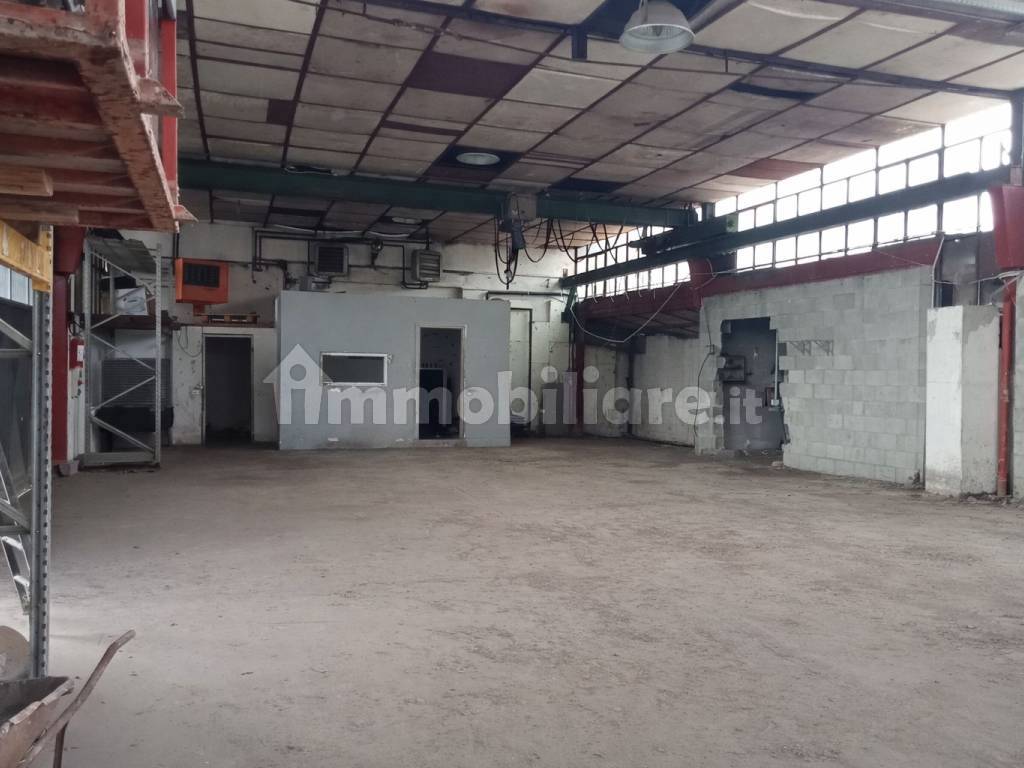 Capannone via Agostino Bassi 14, Arcisate, Rif. 125529761 - Immobiliare.it
