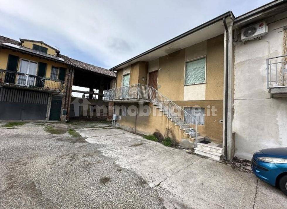 Asta per appartamento, via Dispersi in Russia, 16, Centro Casatisma ...