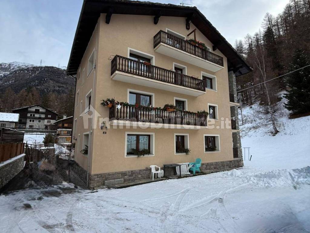 Vendita Appartamento in Sevilla 21. Cogne. Ottimo stato, piano rialzato ...