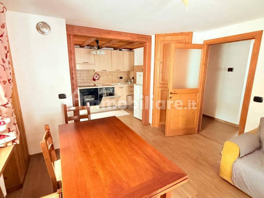 Vendita Appartamento in Sevilla 21. Cogne. Ottimo stato, piano rialzato ...