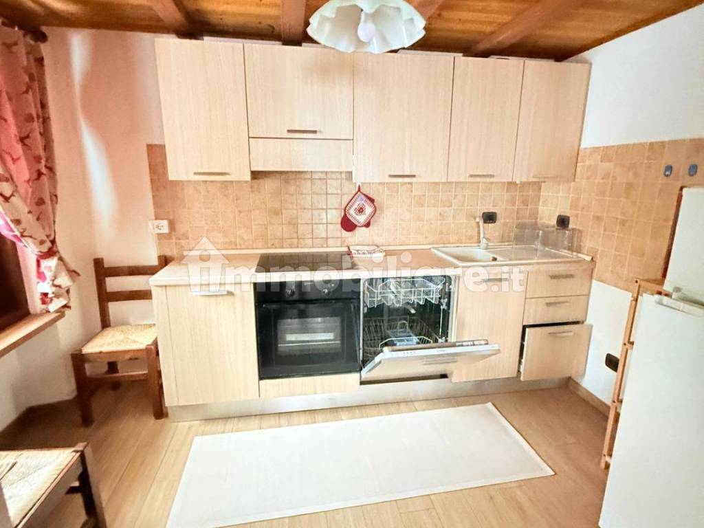 Vendita Appartamento in Sevilla 21. Cogne. Ottimo stato, piano rialzato ...