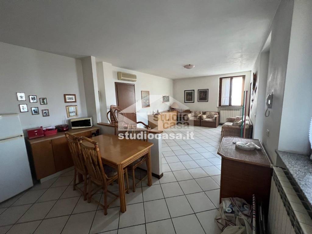 Vendita Appartamento Sergnano. Trilocale in via Colbert. Ottimo stato ...