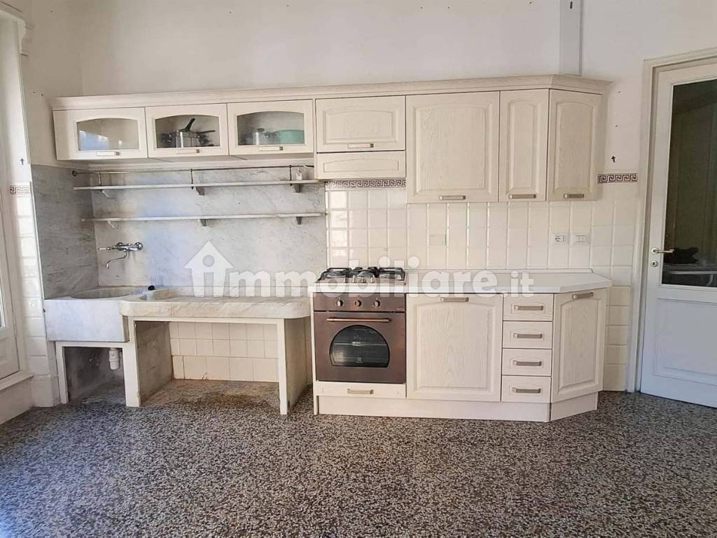 Stanza in affitto in Appartamento, affittasi camera via Antonio Crocco ...