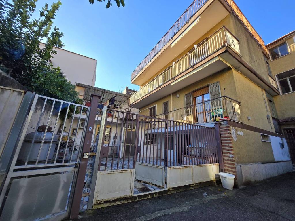 Affitto Appartamento Boscoreale. Monolocale in via Promiscua. Buono ...