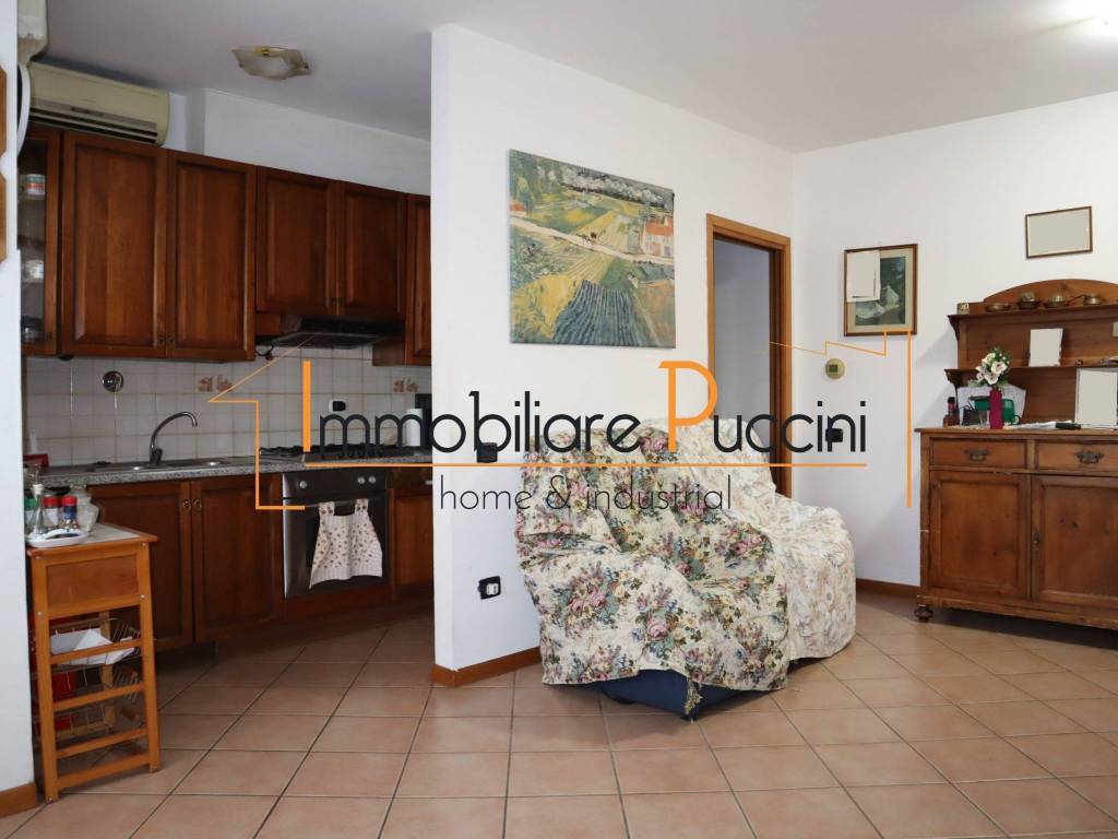 Vendita Appartamento in via Larga 22. Calenzano. Buono stato, primo ...