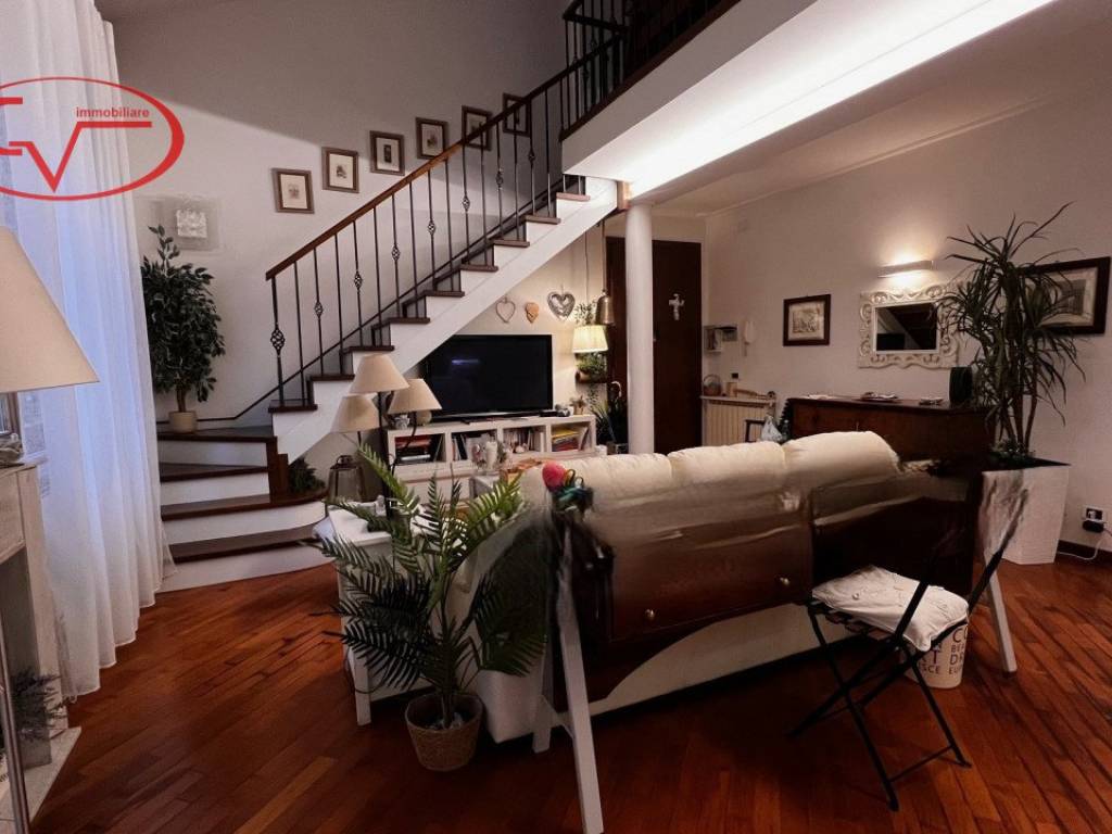 Affitto Appartamento in via Francesco Petrarca. Montevarchi. Primo ...